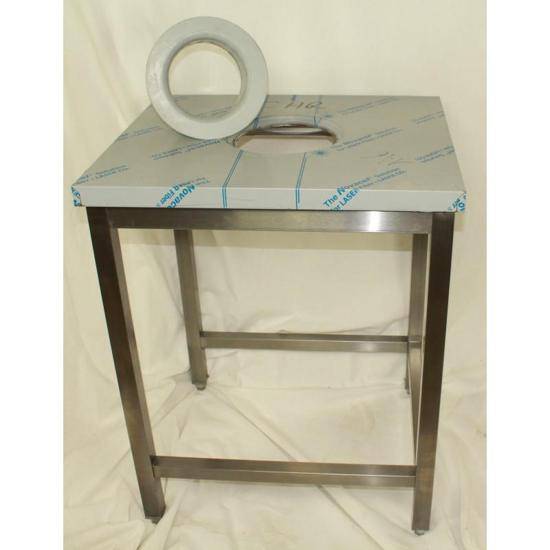 Table trou vide-ordures 600 x 700 mm.