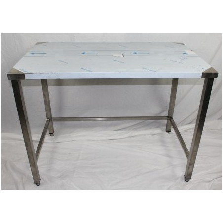 Table inox soudée centrale sans étagère